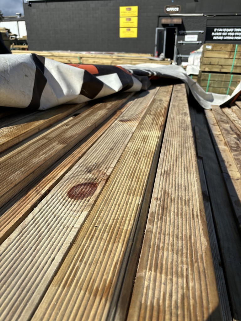 DECK MERCH H3.2 100x25 (90x19) GRIP (RANDOM) | Warehouse Building Supplies